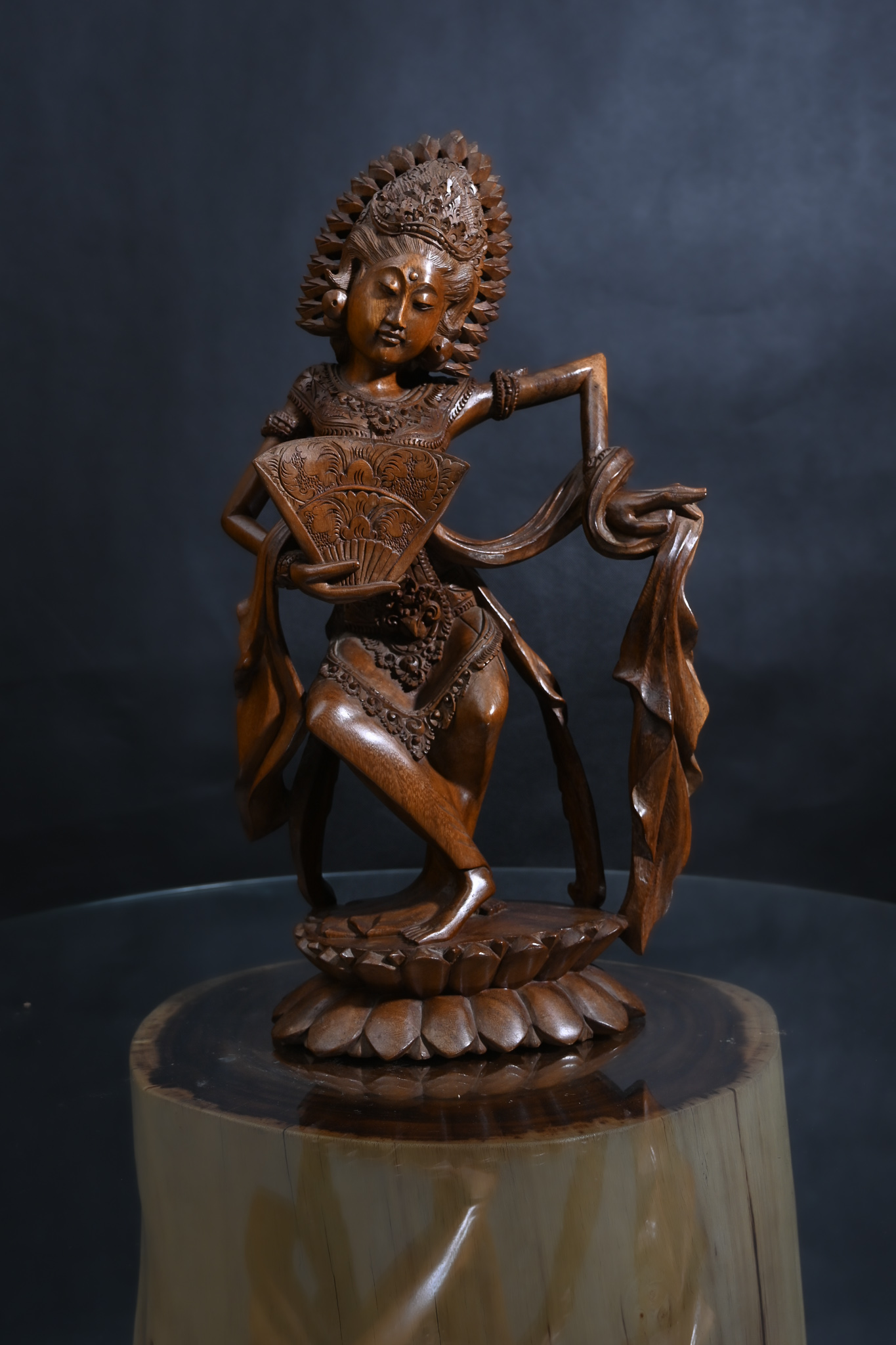Janger Dance by Wayan Wangen - Sawidji Gallery